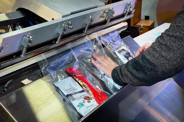 How Does Auto and Vacuum Bag Sealing Work?